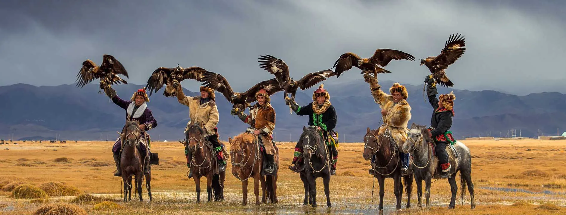 Mongolia eagle hunting tours | Mongolia tours